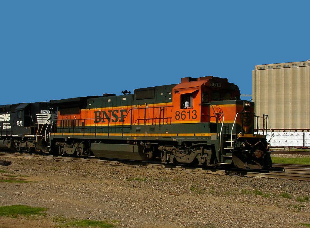 BNSF 8613